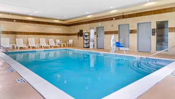 Piscina interior, da(s) 9:00 à(s) 22:00, espreguiçadeiras