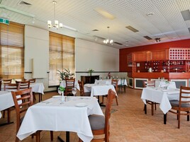 Pequenos-almoços e jantares servidos 