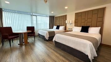 Suite Júnior, 2 camas queen-size, acessível, não fumadores (ADA Mobility Accessible) | Vista para a cidade