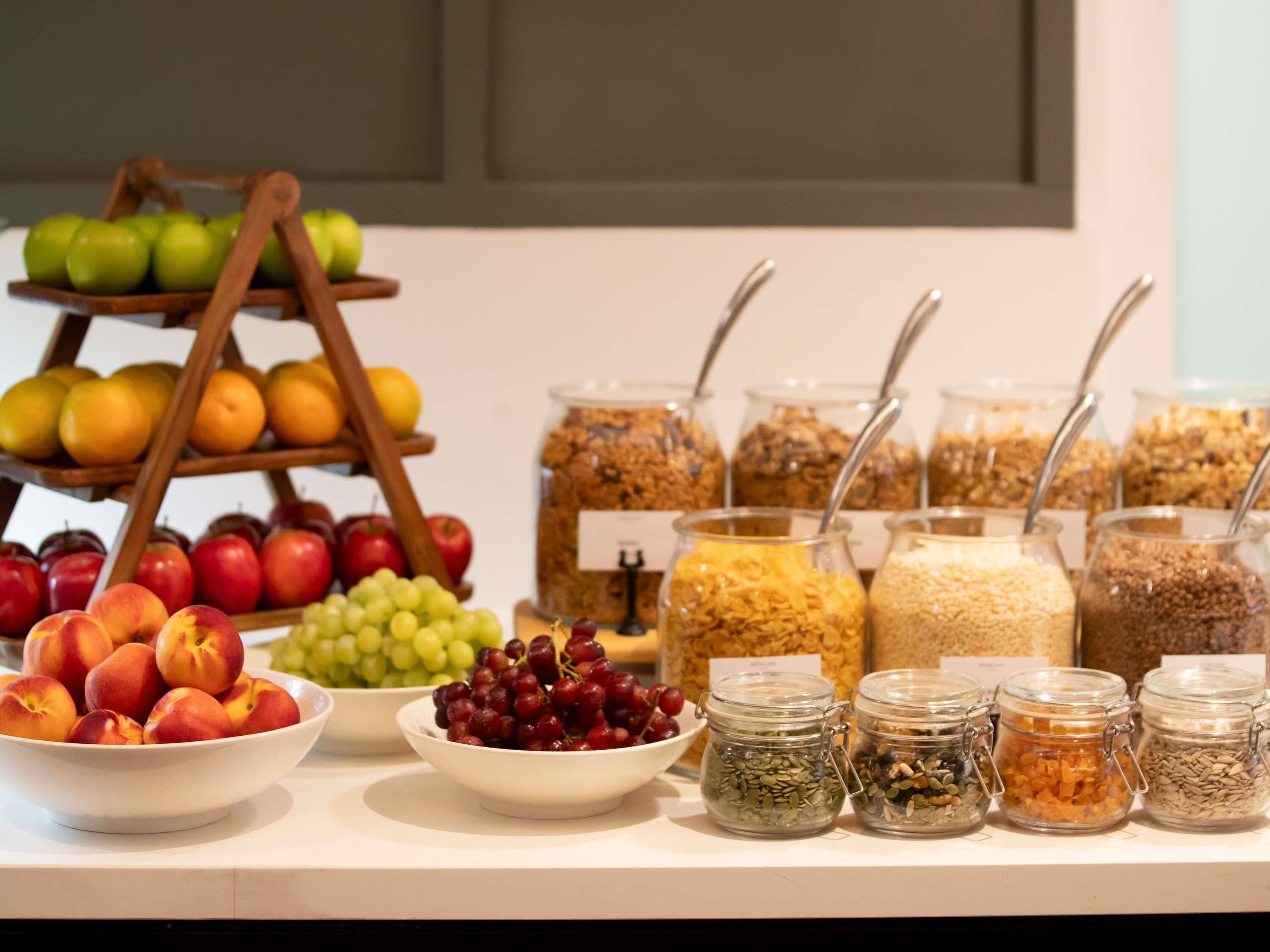 Café da manhã com buffet todos os dias (AUD 26.5 por pessoa) 