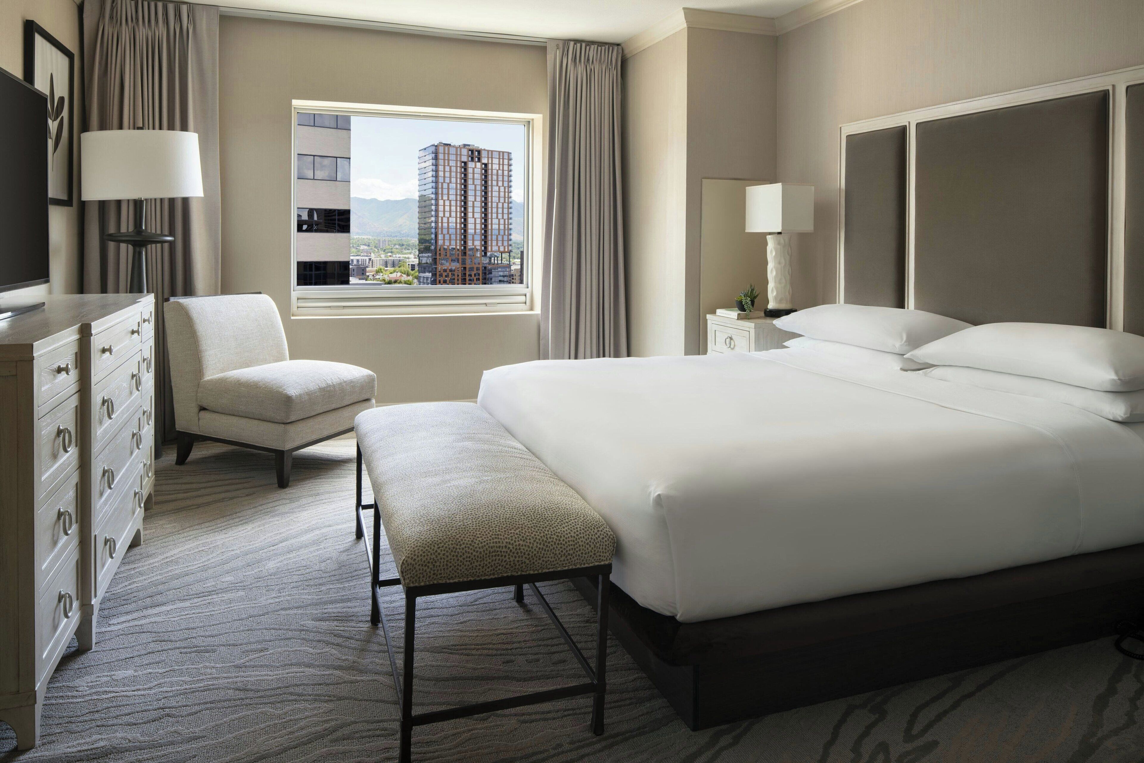 Cofre no quarto, secretária 