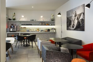 Café da manhã com buffet todos os dias mediante uma taxa