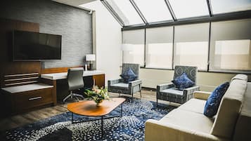 Secretária, secretária adequada para computadores portáteis