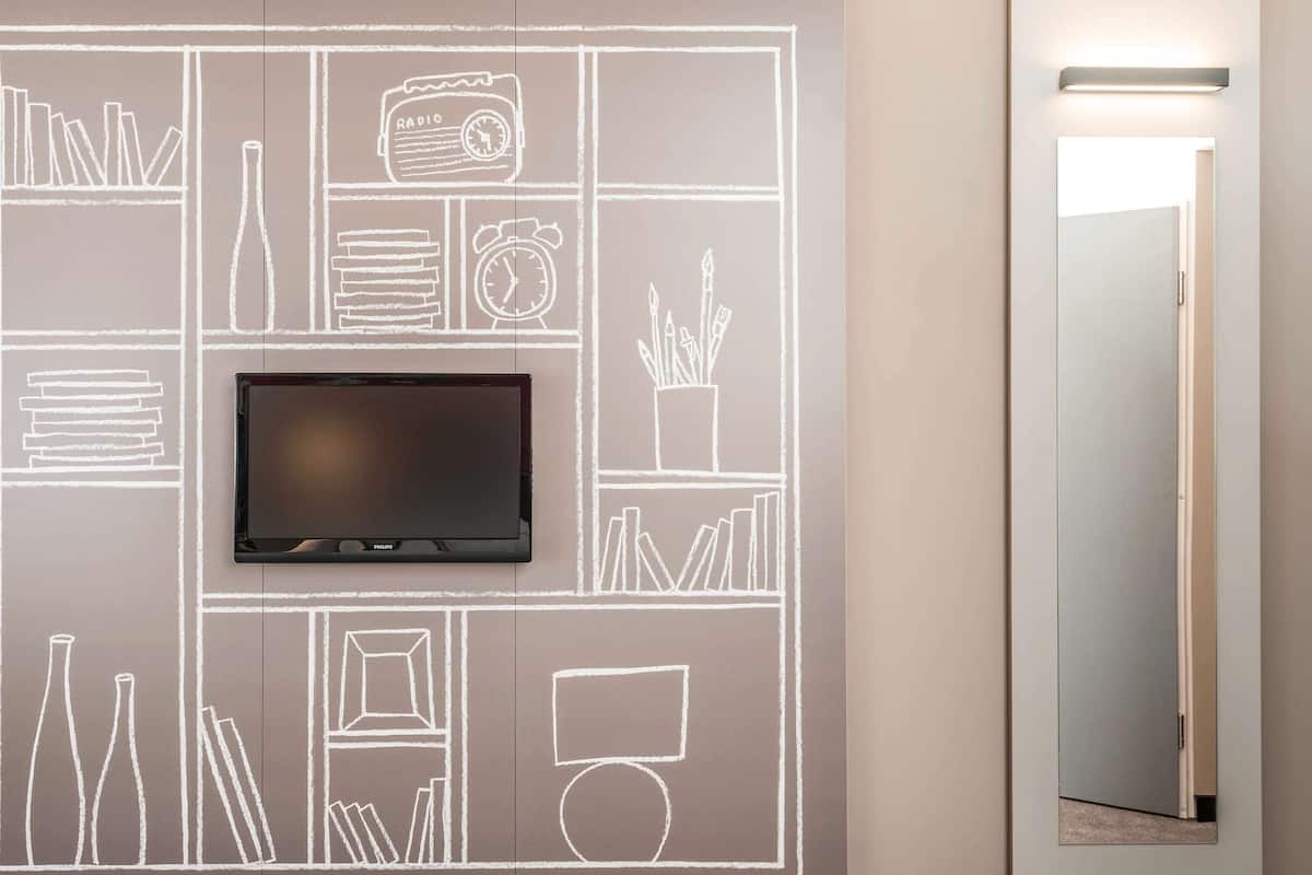 Quarto, 2 camas individuais | Roupa hipoalergénica, secretária, quartos insonorizados