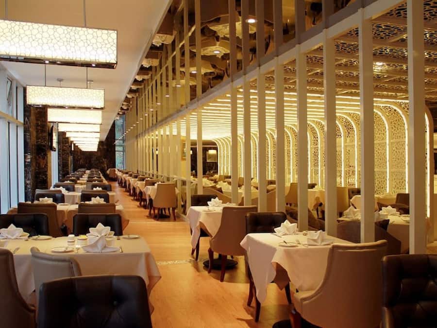 Pequeno-almoço tipo buffet diário mediante uma taxa