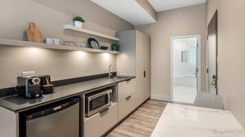 Quarto Superior, 2 camas queen-size, não fumadores | Roupa de alta qualidade, cofre no quarto, secretária