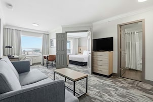 Suite Nobre, 1 cama king-size e sofá-cama, kitchenette | Secretária, secretária adequada para computadores portáteis