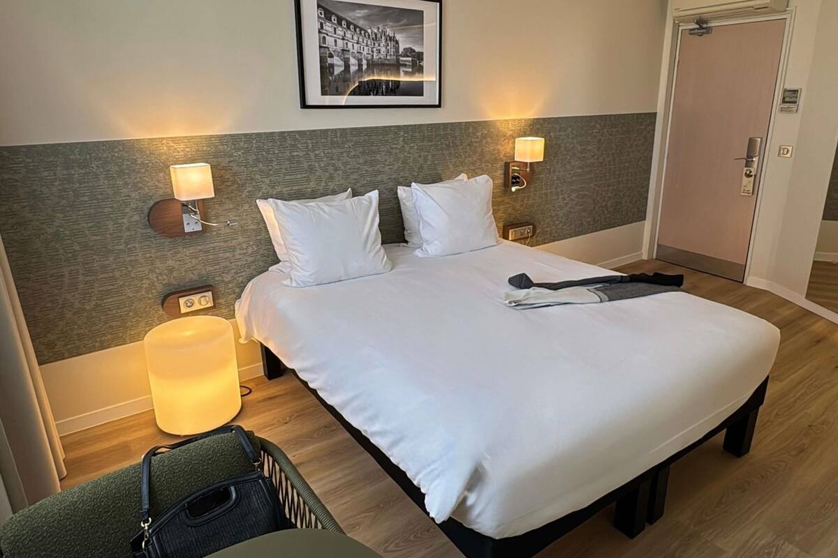 Quarto superior, 1 cama de casal | Roupas de cama premium, escrivaninha, cortinas blackout