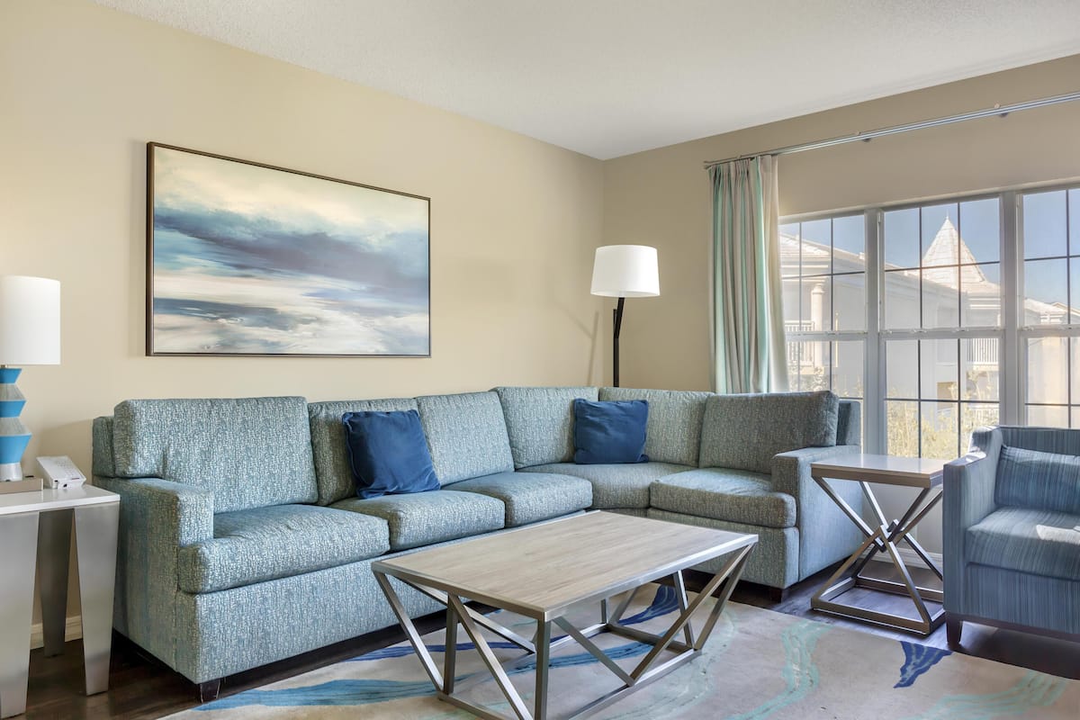 TV de tela plana 50 polegadas com canais a cabo, TV, dock para iPod