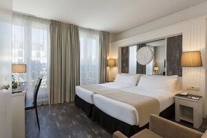 QUARTO TWIN STANDARD | Minibar, cofre no quarto, secretária, quartos insonorizados 