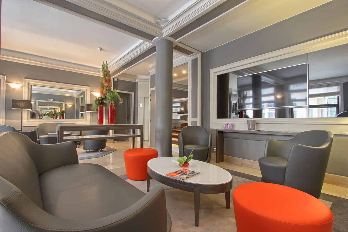 Timhotel Opera Blanche Fontaine: Reviews, Deals & Prices 2023 - Book at ...