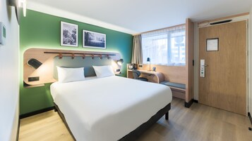 Quarto Standard, 1 cama de casal | Roupa de alta qualidade, secretária 