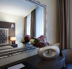 Quarto Duplo | Cofre no quarto, secretária, quartos insonorizados 