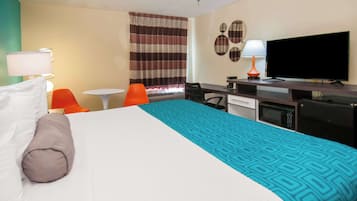 Quarto, 1 cama King, acessível, para não fumantes (Mobility Accessible) | Camas com colchões pillow-top, cofres nos quartos, escrivaninha