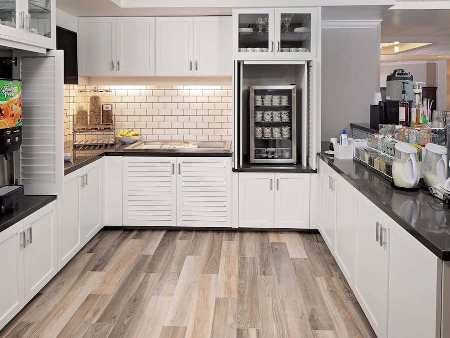 Pequeno-almoço takeaway incluído aos fins de semana