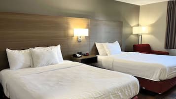 Quarto, 2 camas queen-size, não fumadores | Roupa de alta qualidade, secretária, cortinas/cortinados opacos