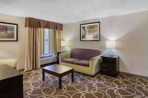 Quarto standard, 1 cama King, para não fumantes, banheira de hidromassagem | Escrivaninha, ferros/tábuas de passar roupa, Wi-Fi de cortesia