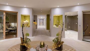 Sauna seca, sauna a vapor