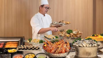 2 restaurantes: opção de café da manhã, almoço e jantar