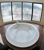 Suite Presidencial, vista para a montanha | Banheira de hidromassagem