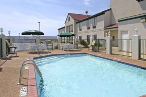 Piscina exterior sazonal