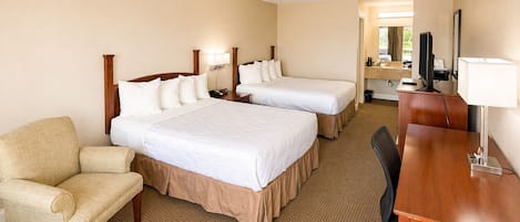 Quarto, 2 camas queen-size, acessível, não fumadores | Com mobília individualizada, secretária