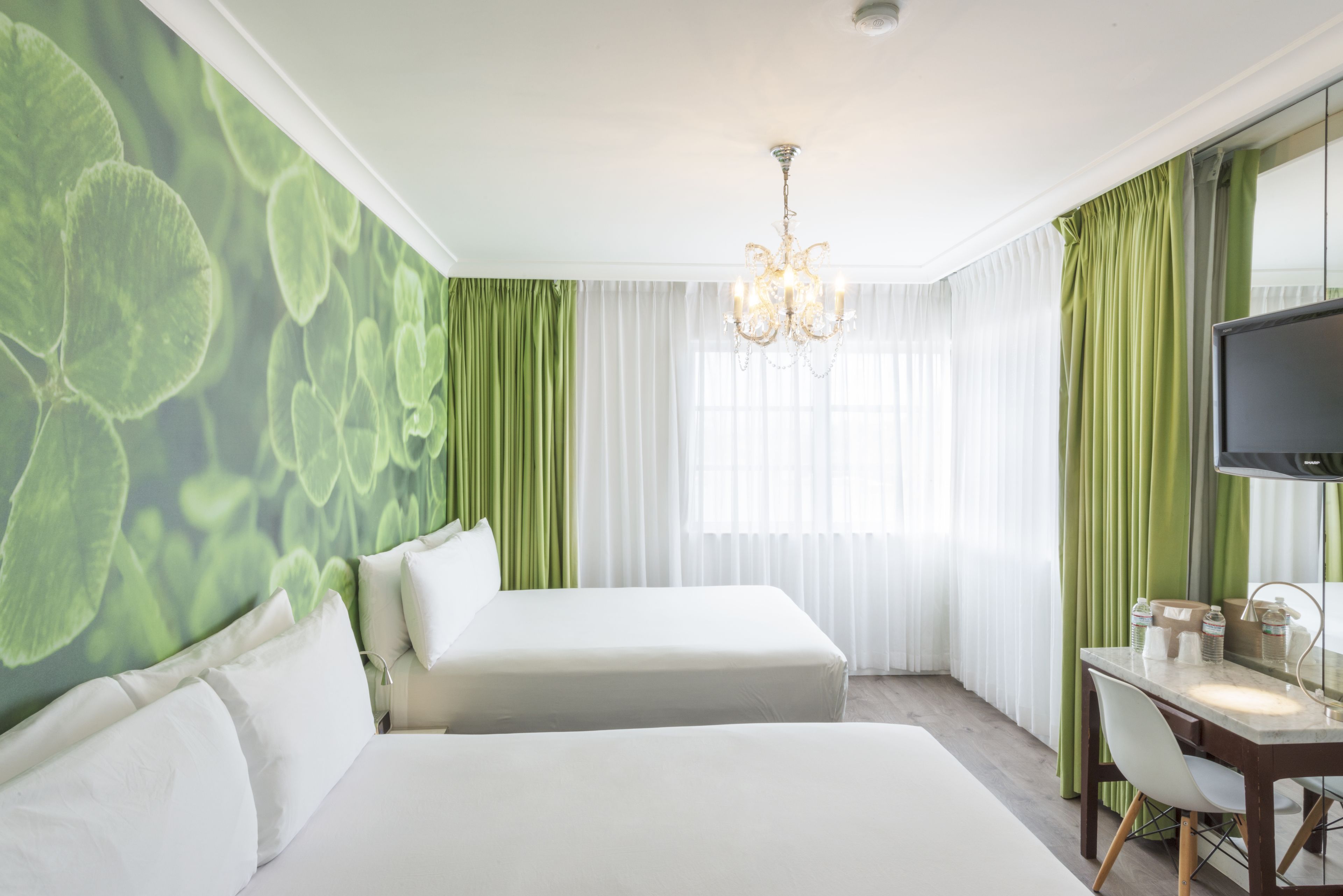 Traditional Room Two Queen Beds | Vista do quarto