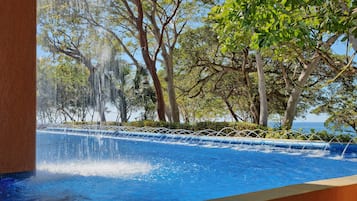 3 piscinas exteriores