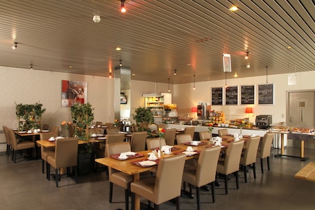 Zona de pequenos-almoƧos. Hotel Vivaldi