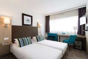 Quarto duplo clássico | Frigobar, escrivaninha, quartos à prova de som