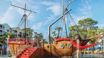 2 piscinas exteriores, espreguiçadeiras