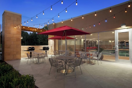 Terraço/pátio interior. Home2 Suites by Hilton Goldsboro