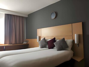 Quarto Twin Comfort (Dockside) | Ferro/tábua de engomar, berços/camas para crianças grátis, Wi-fi grátis 
