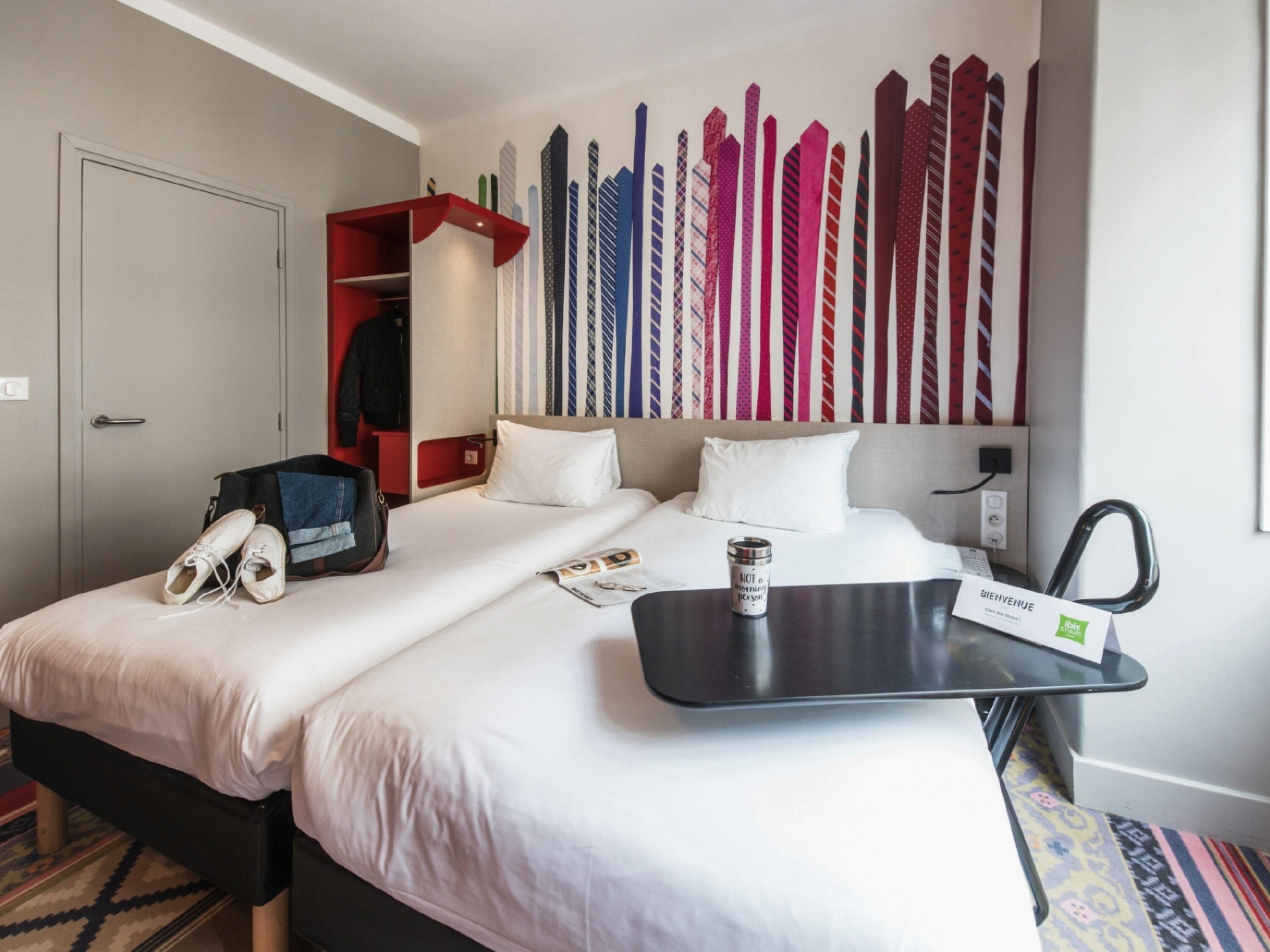 Quarto duplo, 2 camas de solteiro | Roupas de cama premium, cofres nos quartos, quartos à prova de som