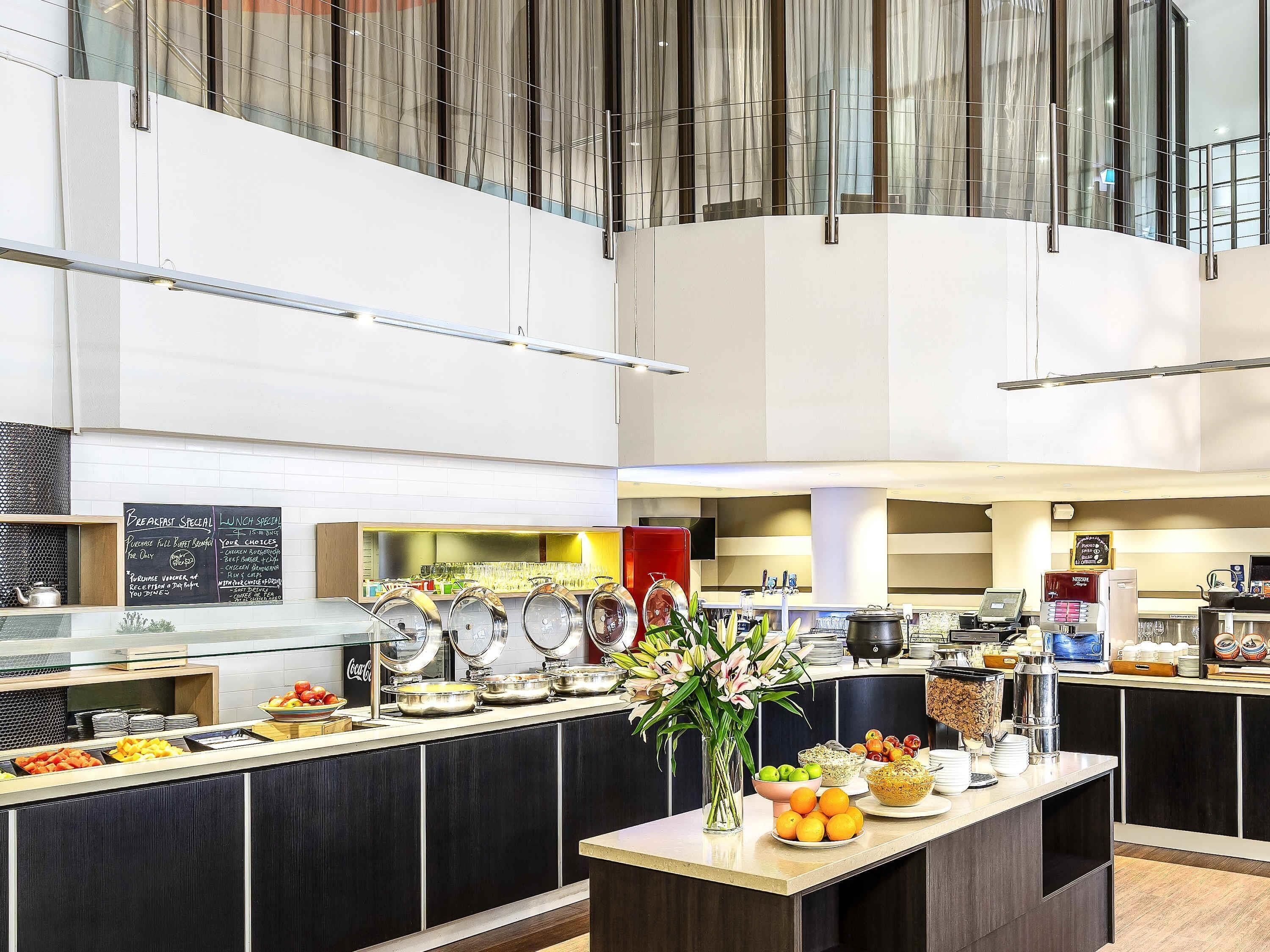 Pequeno-almoço tipo buffet diário mediante uma taxa 