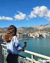 Fachada do alojamento (tarde/noite)