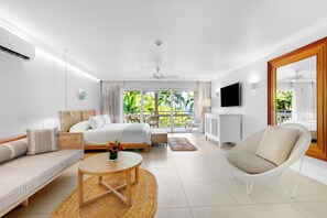 Penthouse Ocean Suite | Roupas de cama premium, frigobar, cofres nos quartos