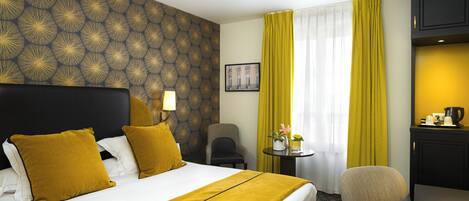 Quarto superior, 1 cama King, para não fumantes | Roupas de cama premium, frigobar, cofres nos quartos