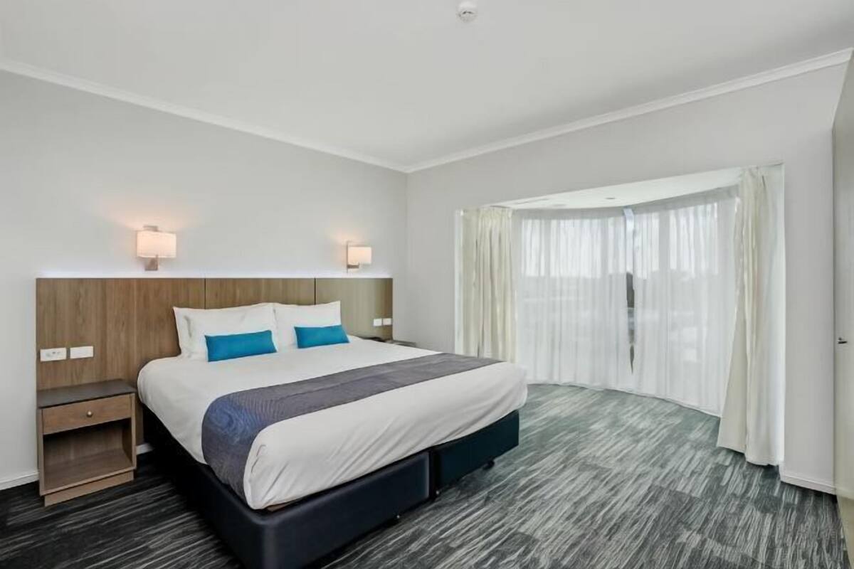 1 quarto, minibar, cofre no quarto, secretária 