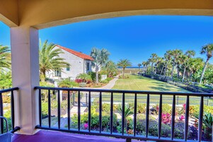 Deluxe Room, Partial Oceanview, 2 Queen Beds, Balcony | Vista da varanda