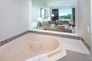 Suite Deluxe, banheira de hidromassagem (includes bottle of sparkling wine) | Banheira de hidromassagem