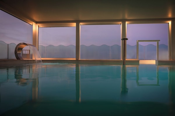 Sala(s) para tratamentos a casais, sauna, banheira de hidromassagem