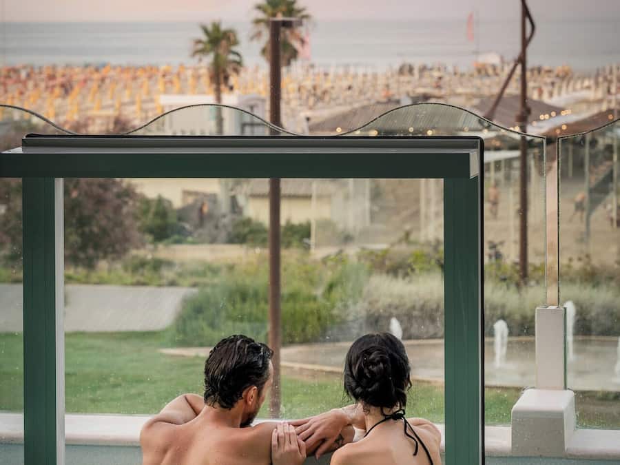 Sala(s) para tratamentos a casais, sauna, banheira de hidromassagem