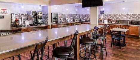 Pequeno-almoço continental incluído nos dias úteis