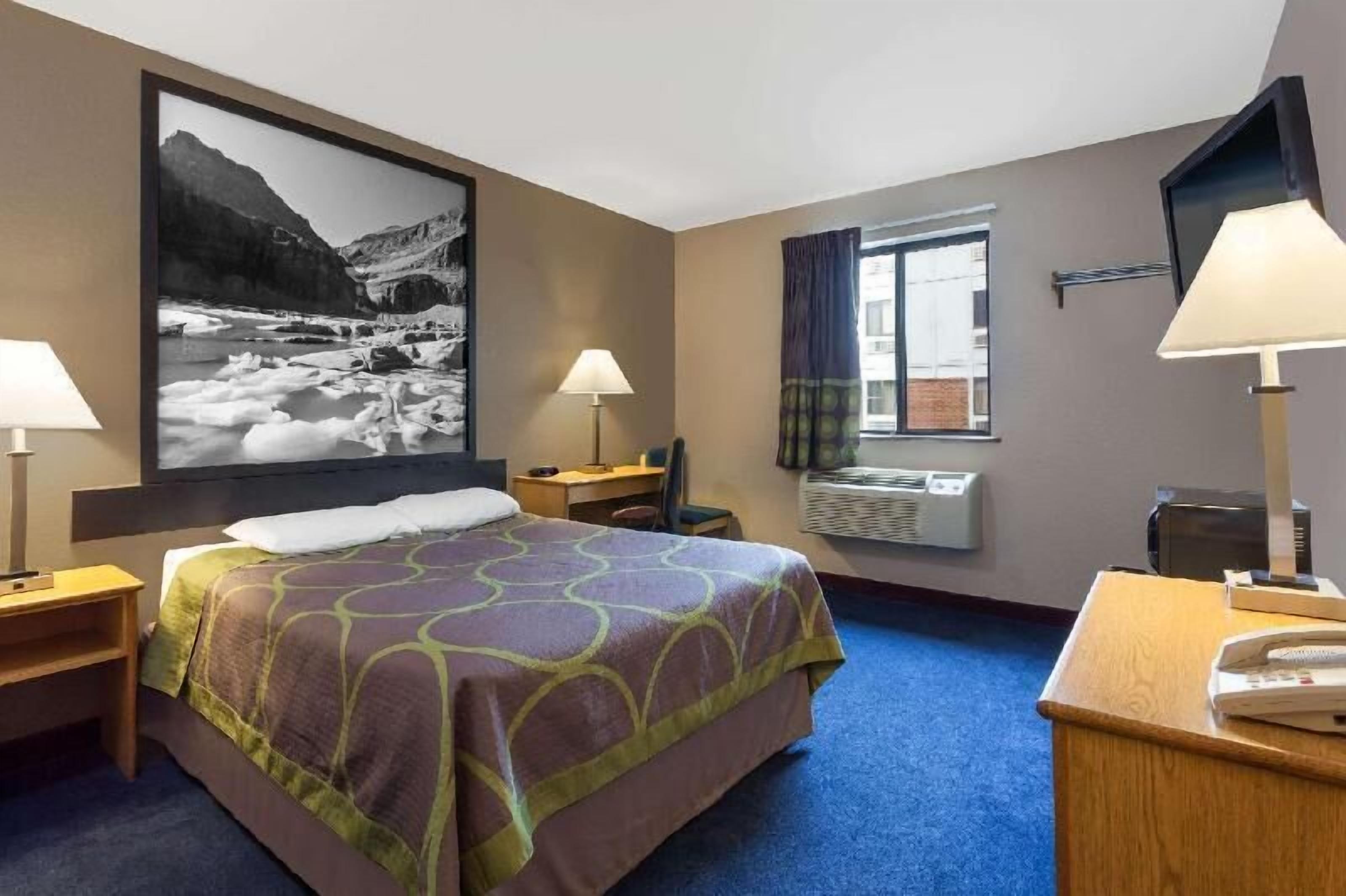 Cofre no quarto, secretária, Wi-fi grátis, roupa de cama fornecida 