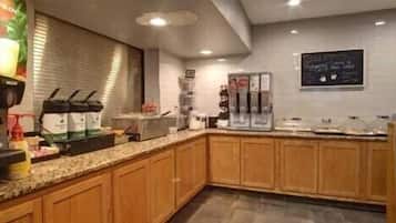 Pequeno-almoço tipo buffet diário incluído