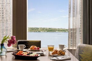 Suite, 1 cama king-size e sofá-cama (Water View) | Vista do quarto