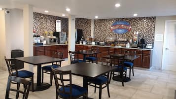 Café da manhã continental grátis todos os dias