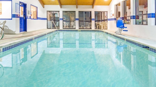 Piscina interna, piscina externa