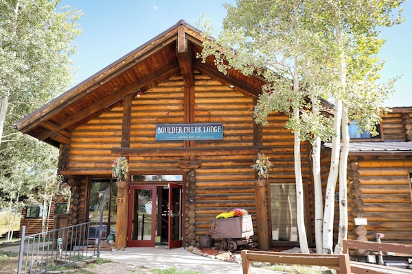 The Boulder Creek Lodge - Nederland, CO
